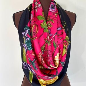Gucci | Accessories | New Gucci Infinity Floral Print Pink Black Border ...